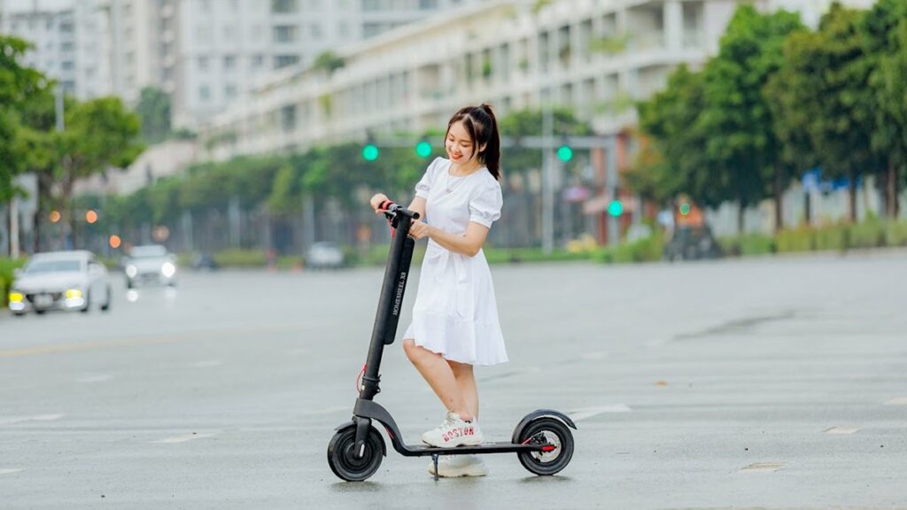 Xe điện Scooter người lớn là gì? Có khác với scooter trẻ em?